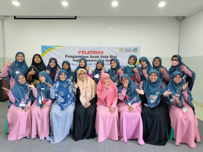 Tim PKM UNESA Beri Pelatihan Pengasuhan Anak kepada Caretaker di Surabaya Tim PKM UNESA Beri Pelatihan Pengasuhan Anak kepada Caretaker di Surabaya